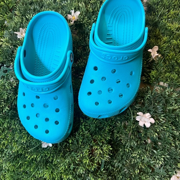 CROCS | Shoes | Crocs Classic Shoe Clog Kelly Green Size Unisex Size J3 ...